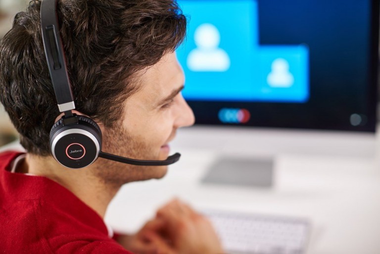 4 Best Jabra Evolve Series Wireless Headsets For Office Use