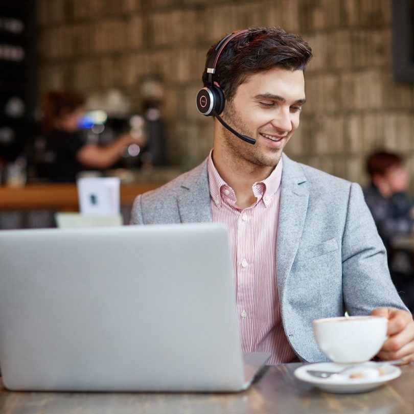 4 Best Jabra Evolve Series Wireless Headsets For Office Use