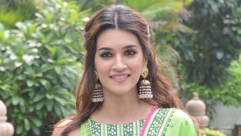 Kriti Sanon Net Worth 2023, Age, Height, Weight, Biography, Songs