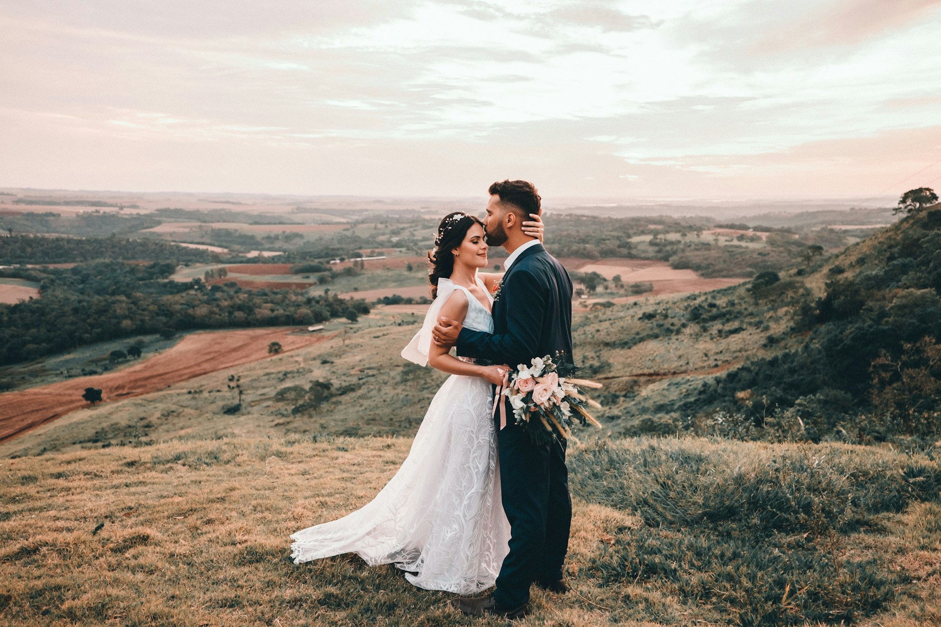Incorporating Personality Into Wedding Photography Poses